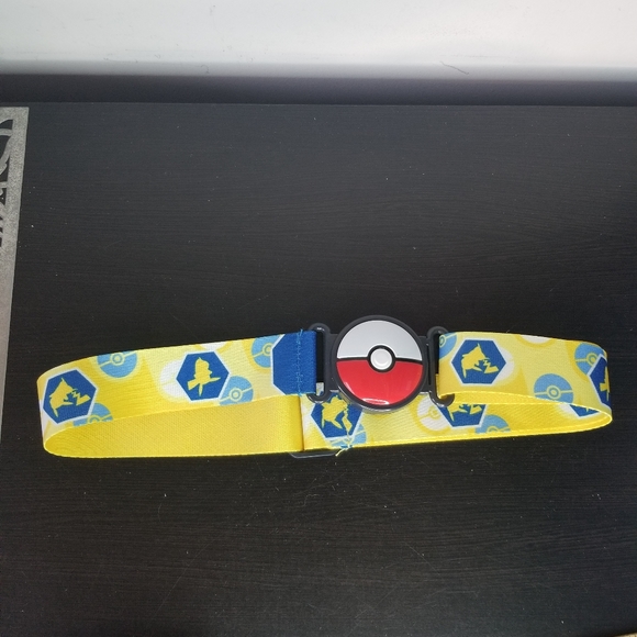 Pokemon | Accessories | Pokemon Clip Go Belt Transport Ball Pikachu ...